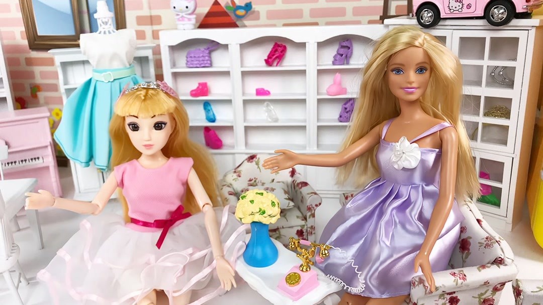 形象设计师芭比真的可以使娃娃变漂亮哦!