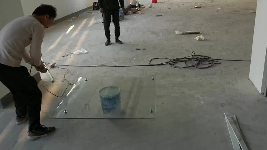 第一次看到钢化玻璃能切割,高手中的高手,牛逼人物在中国,