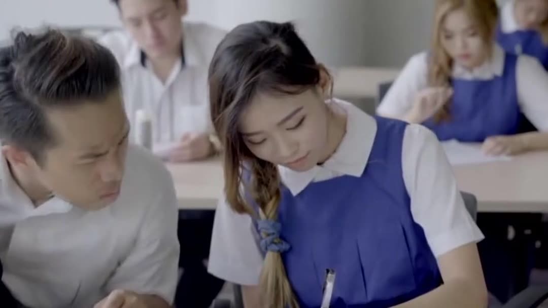 学生的偷懒神器,微信扫一扫就能出答案,别让老师知道