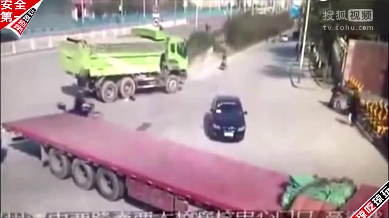 2016年10月1日全国交通事故合集:国庆节出行要小心