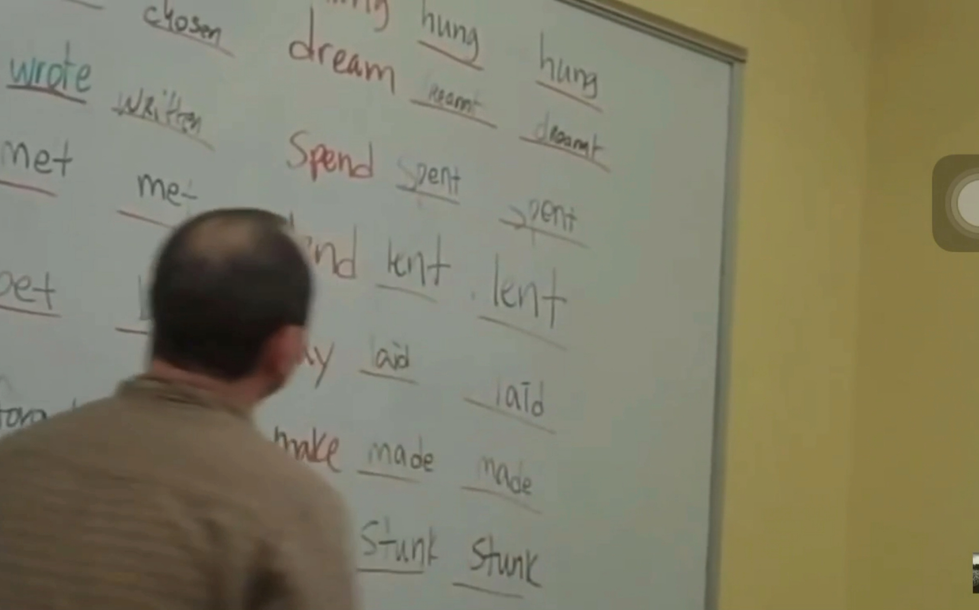 碉堡了!别人家的英语老师!秒学会不规则动词表!