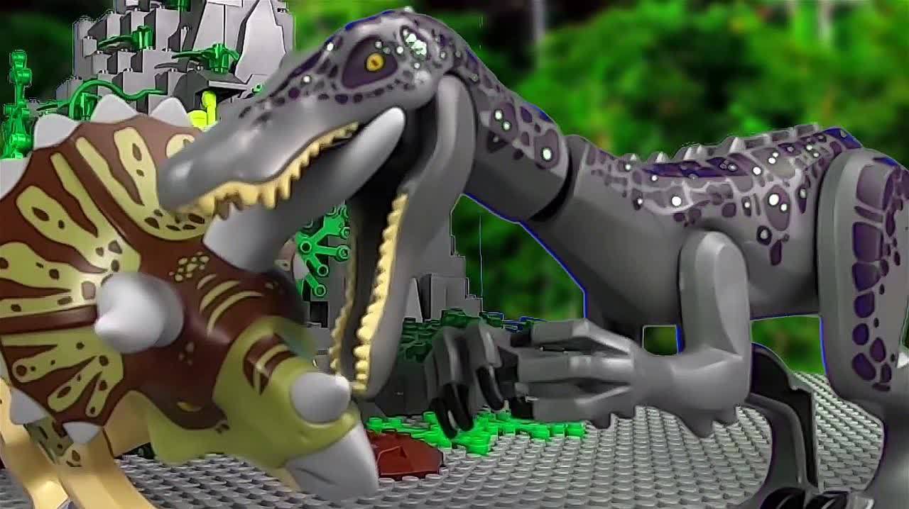 趣味定格动画:丛林中突然跑出三角龙卡通恐龙