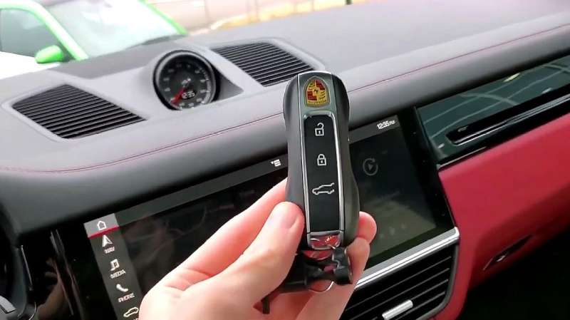 终于见到实车!2020款保时捷卡宴入库实拍,坐进驾驶室,霸气上演