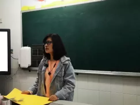 扬中市外国语小学一年级六班 第二期家长读书活动 陈潇然妈妈交流发言