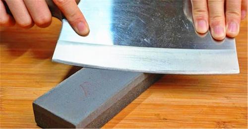 磨刀是横磨还是竖磨?原来一直做错,饭店大厨教你正确方法