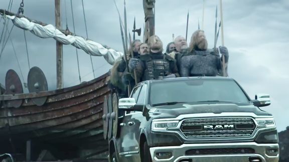 冰岛海盗“到齐”:We Will Rock You,道奇公羊超级碗震撼创意