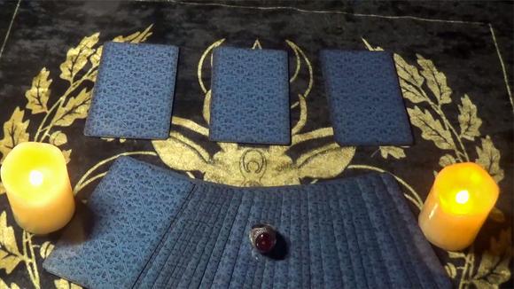 塔罗占卜:默念某人名字,看他对你是什么感觉?他的未来有你吗?