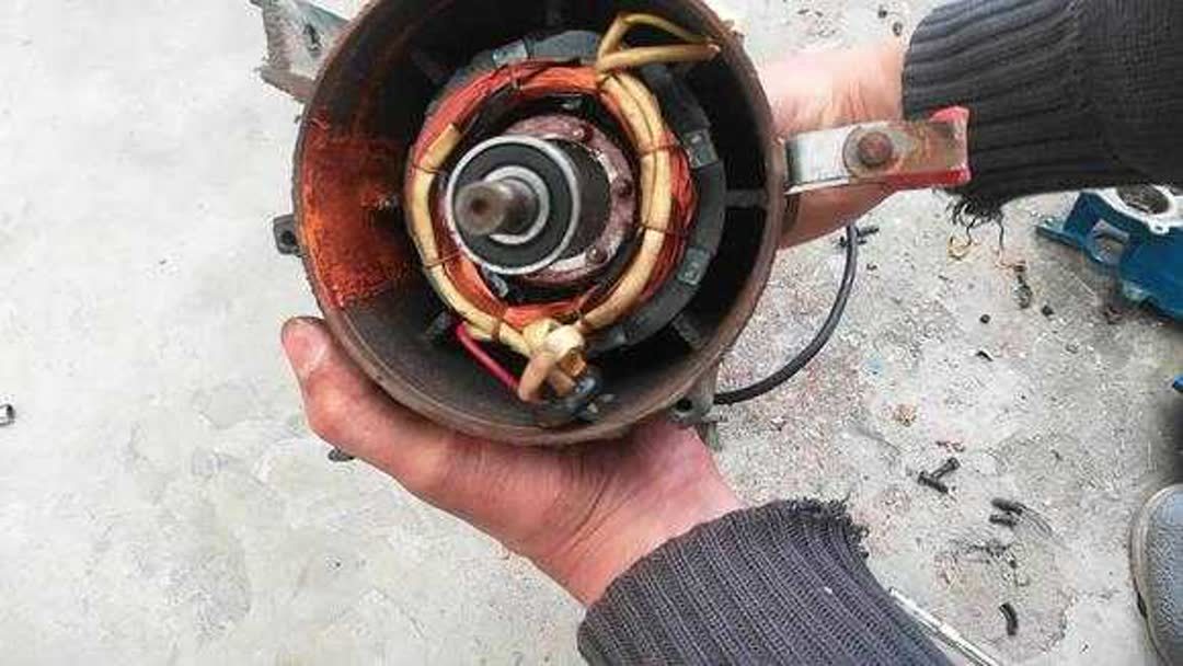 水泵:我觉得我还可以再抢救一下!拆解讲解单相交流电机原理