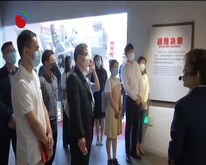 ...-宝山区青少年 纪念五四运动101周年主题活动暨升旗仪式举行