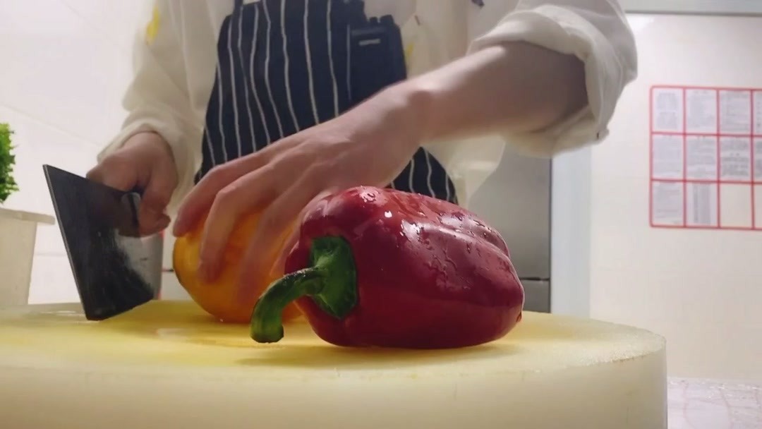 五一假期,忙忙碌碌的厨房,过节是厨师最忙的时候,你们有同感吗?