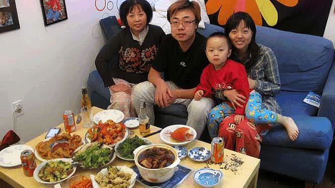 过年带孩子走亲戚,这些做客礼仪,父母一定要教给孩子!