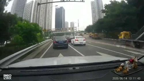 你以为是绿灯,其实已经闯红灯了!