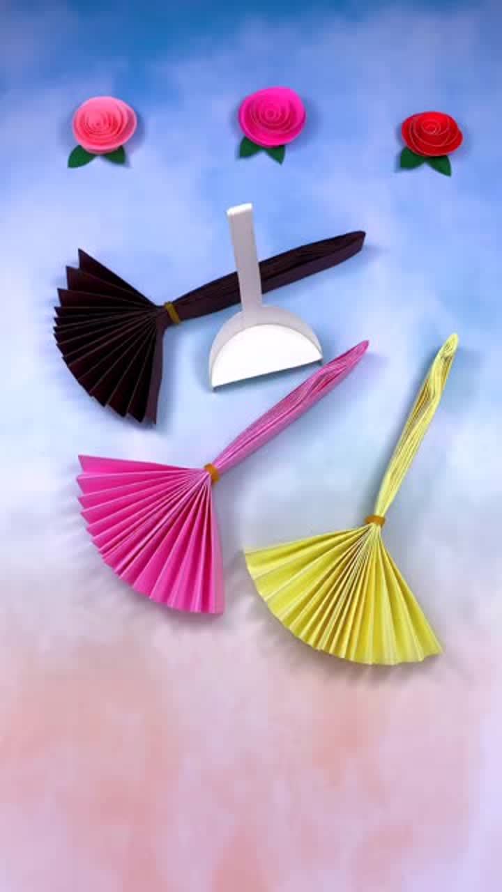 五一劳动节要到了,小扫把和小簸箕安排上,我们都做劳动小能手!