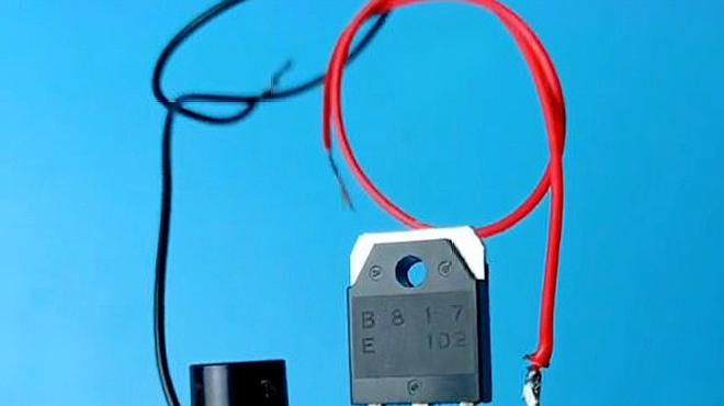 自制简单的逆变升压器,配有线路图,用12伏电瓶点亮节能灯!