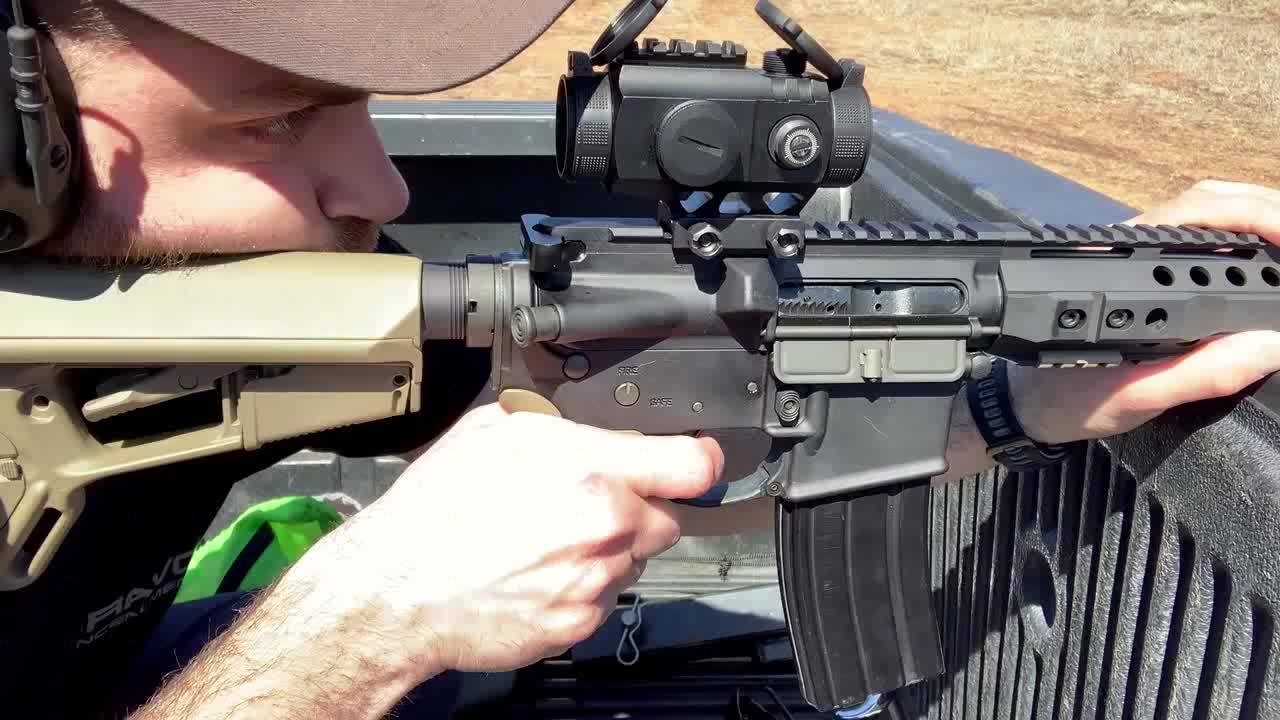 突击步枪安装高清瞄准镜,靶场实弹射击测试,枪法想不准都难