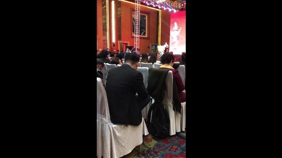 社会缺失诚信,人民难找幸福。盼有一个诚信的生活环境!