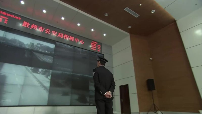 深度秘密:警局工作人员忙成一片,歹徒指名局长接电话,他想干嘛