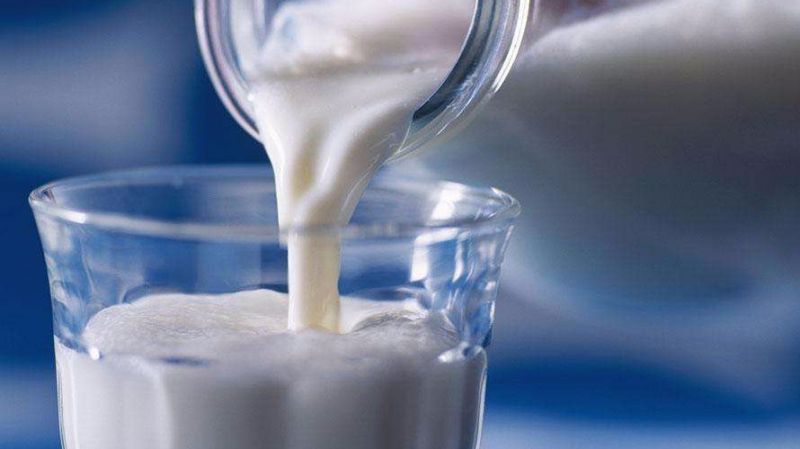 女人要这样喝牛奶,细胞才能吸收养分,皮肤才会又白又滑!