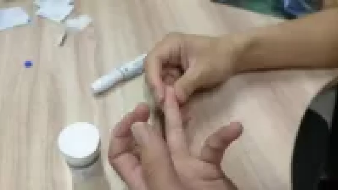 鱼跃悦准2型306血糖仪使用教程