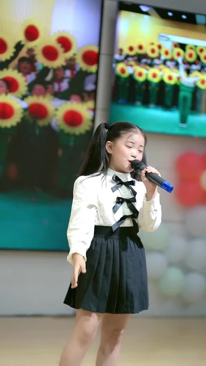 '教师节'晚会上,学生的一段话感动全场老师