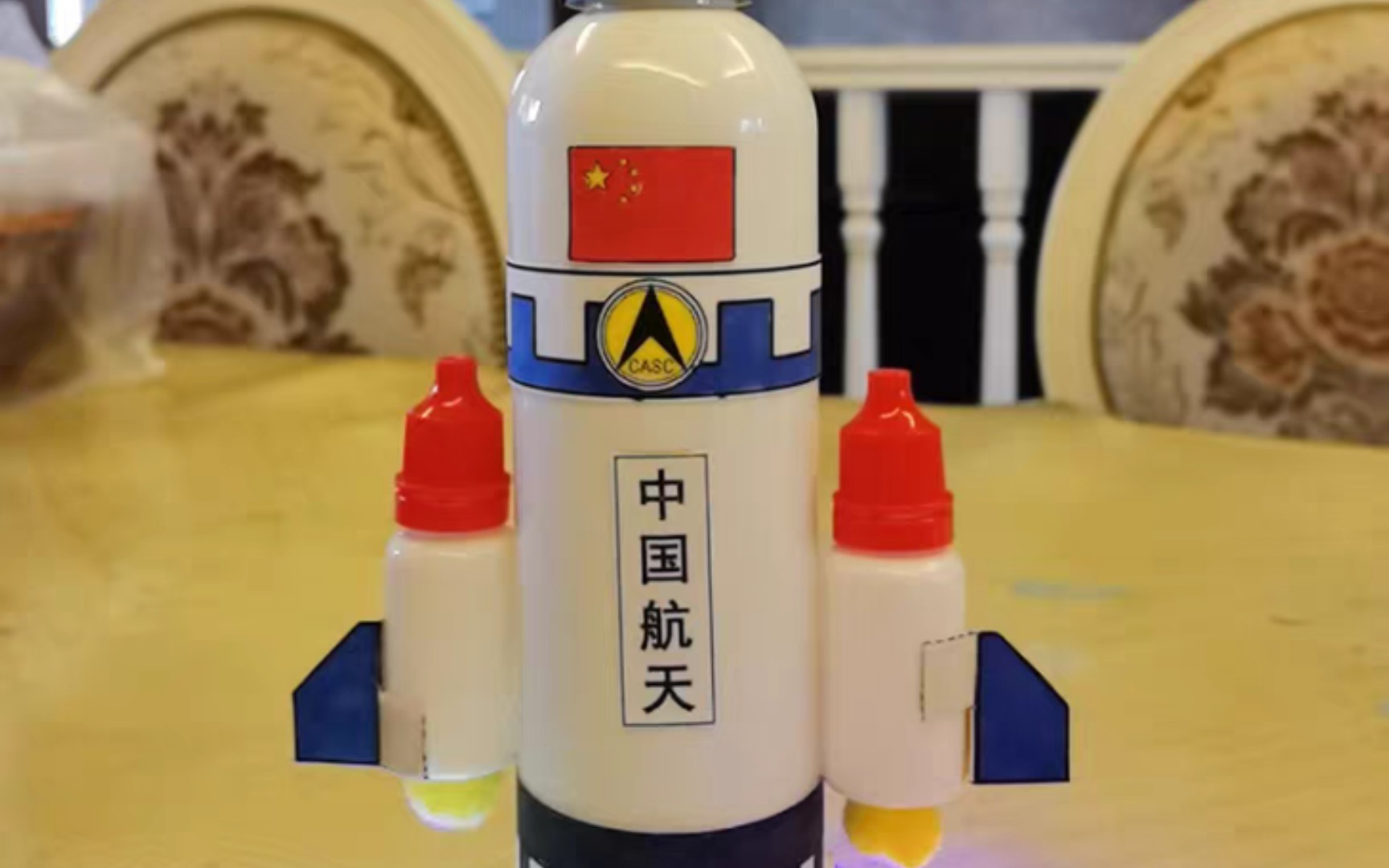 手工制作火箭模型2