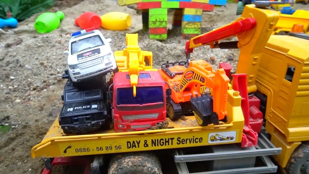 车车玩具世界 第13集 工程车修建道路