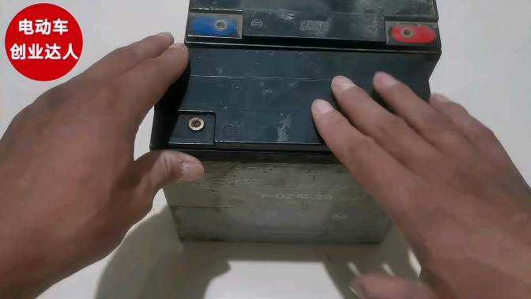 老师傅分享几个冬季使用电池小方法,学会后车子多跑5公里