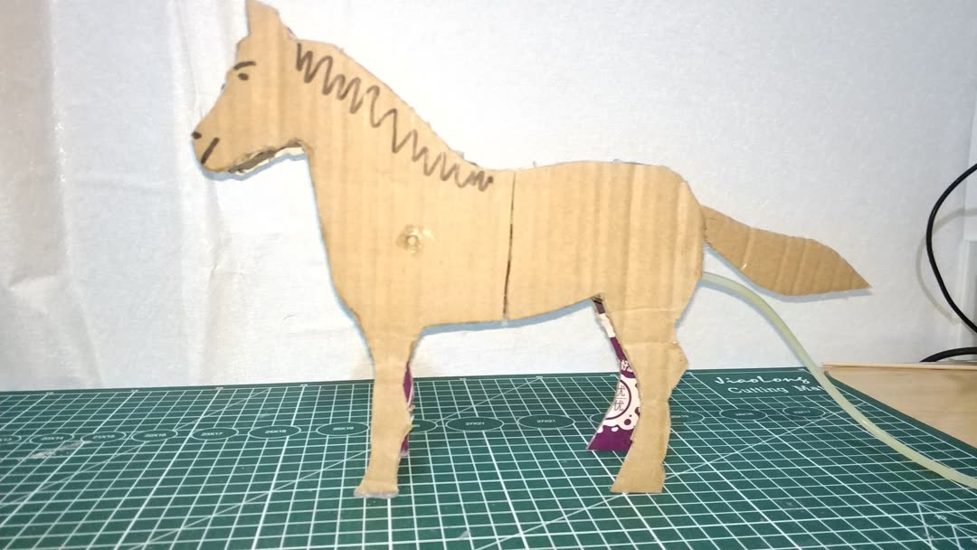 教你用废纸箱DIY手工制作奔跑的小马!