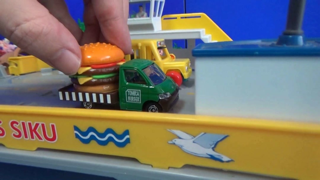 玩具动画世界 第9集 轮船运送汽车