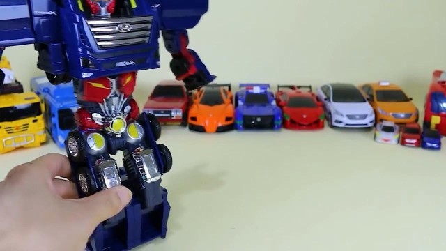 趣味变形汽车:手表卡片召唤小汽车,变身帅气机器人!