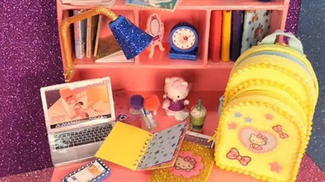 手工制作凯蒂猫学习用品图画本、笔记本电脑、台灯