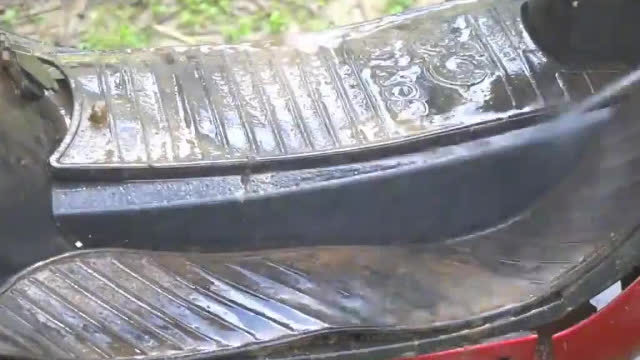 电动车的修复与翻新,小伙一顿折腾赚.