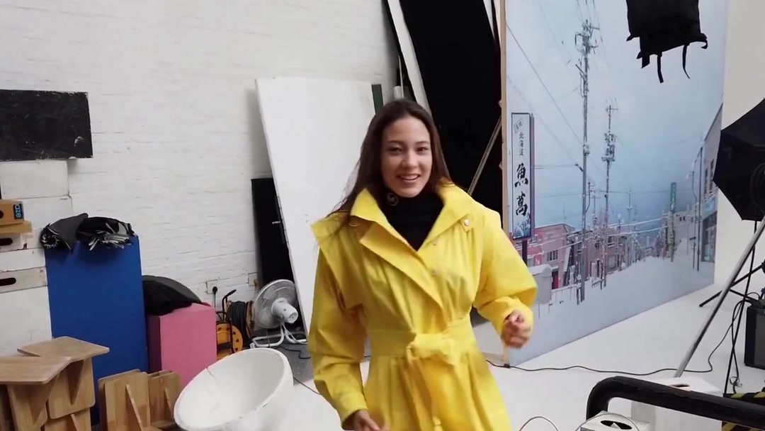 众星齐贺谷爱凌再夺金 李冰冰赞这就是实力,钟楚曦手都拍烂了