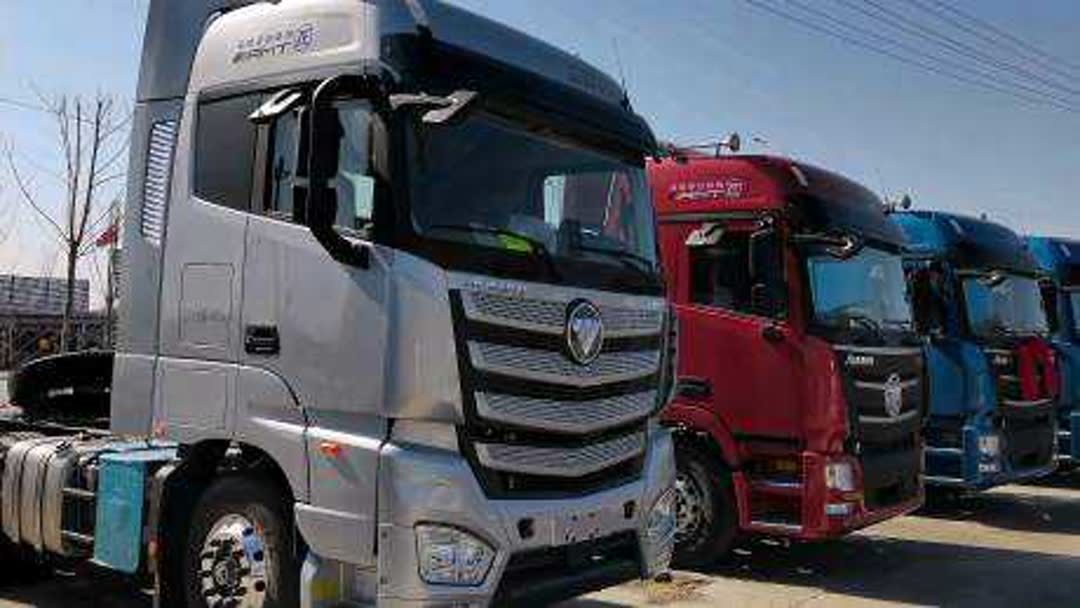 欧曼EST超级重卡,560马力自动挡带液缓