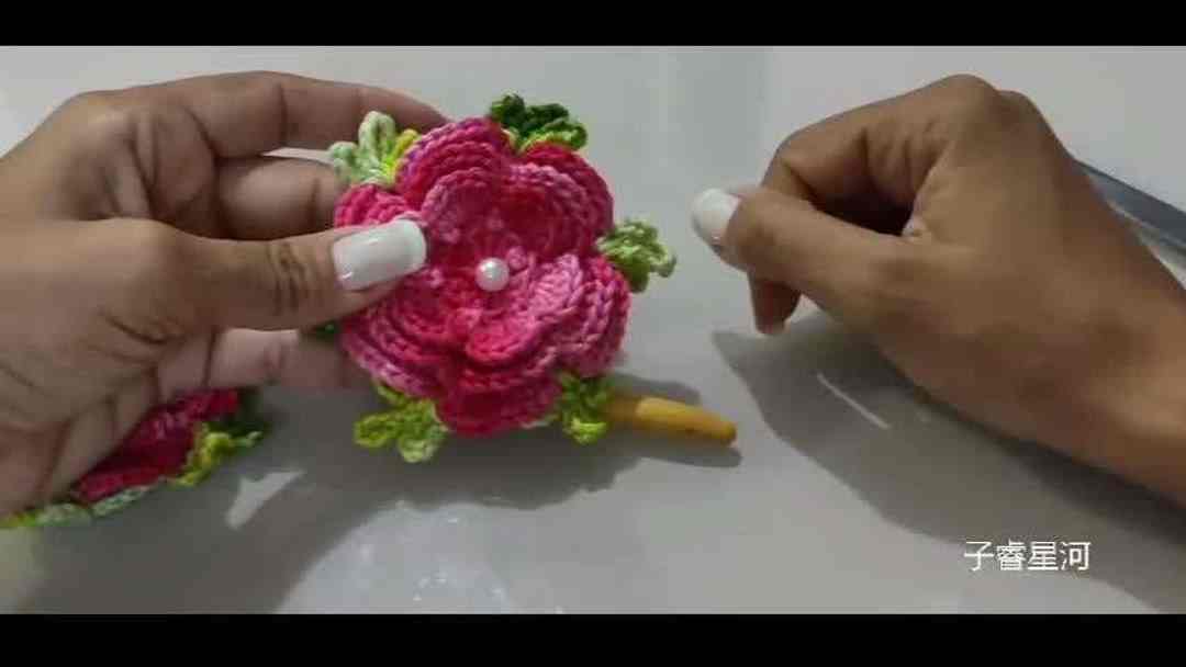 手工毛线编织教程:钩编漂亮的立体毛线花,家居装饰花手工编织
