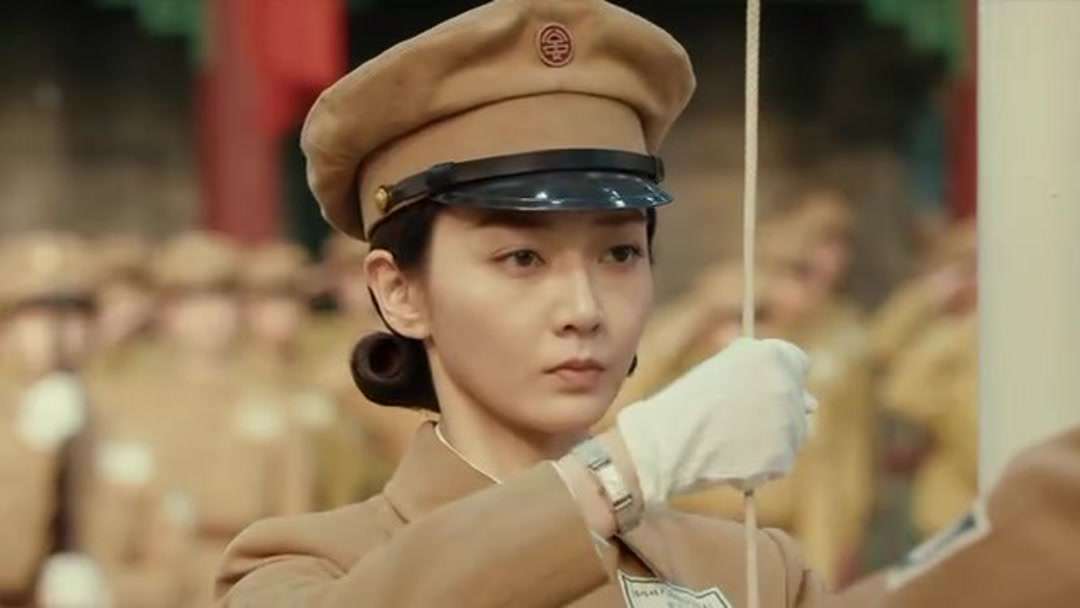 五星红旗迎风飘扬