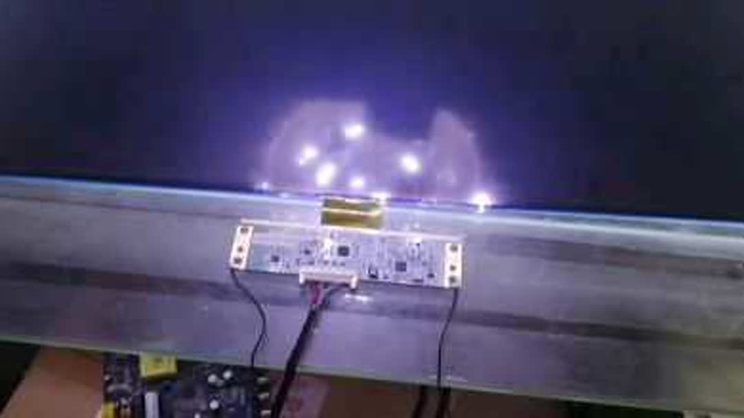 长虹LED32C2000I灰屏的检修思路,一个损人不利己的师傅人为造成