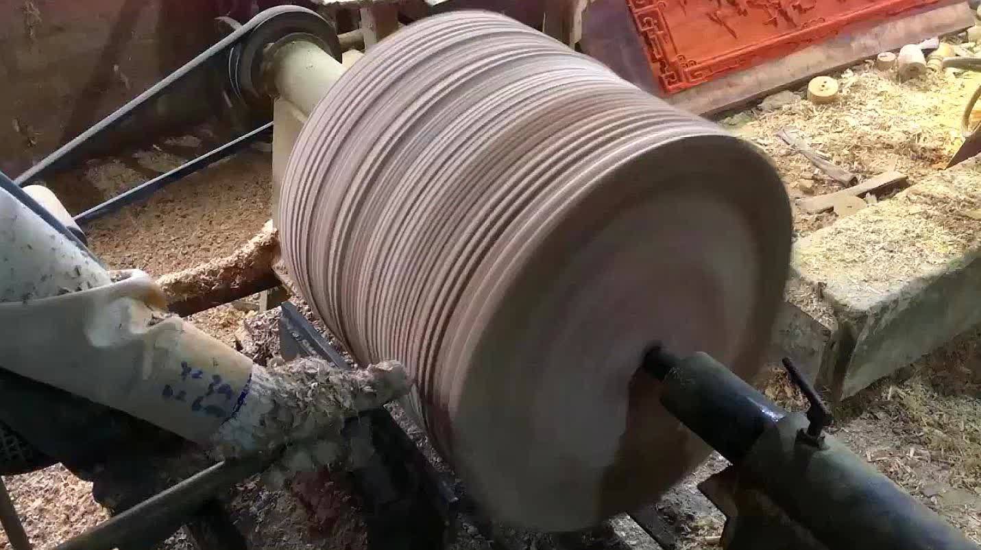 拿来一块上等木料,精心打磨以后,这花瓶你们感觉怎么样?