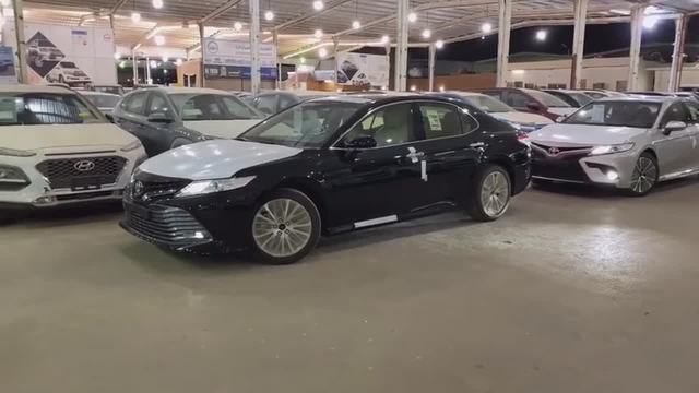 2021款丰田凯美瑞和老款的区别大吗?停一块比比看心里就有数了