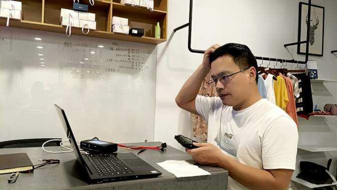 电脑开机自动进Blos,上门恢复数据报价3K,现场一看问题如此简单