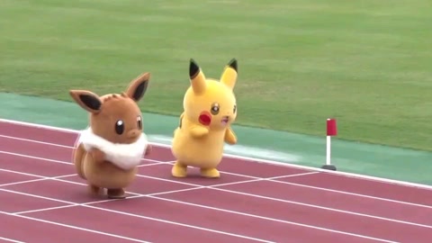皮卡丘和伊布比赛接力跑,简直萌翻了