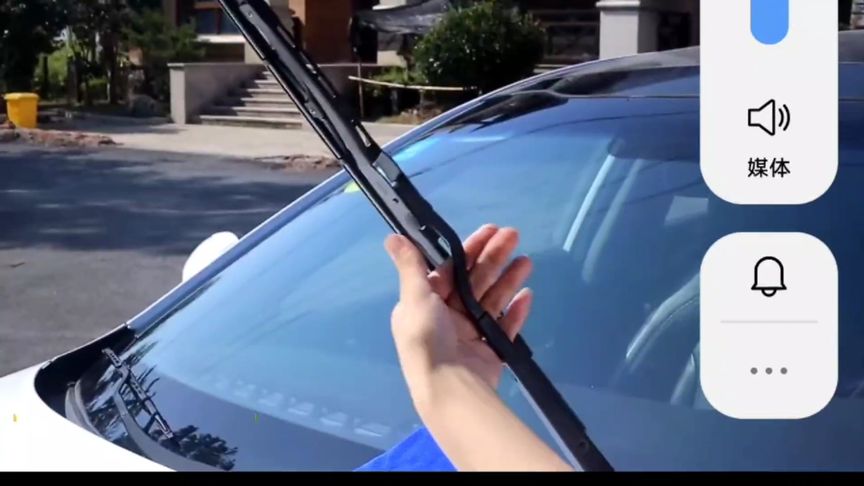 自己动手更换雨刮器方法视频教程