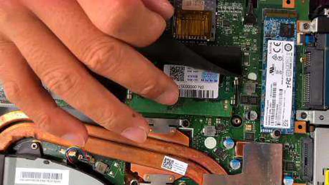 怎么给笔记本电脑安装扩展内存条,安装内存条的方法