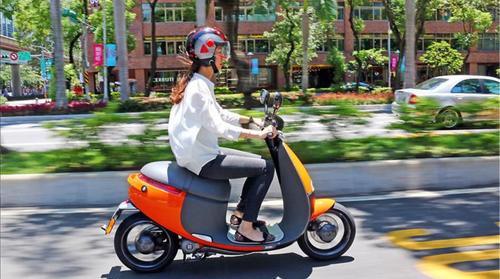 新国标电动车销量惨淡,每小时仅行驶25KM,老百姓:比自行车还慢