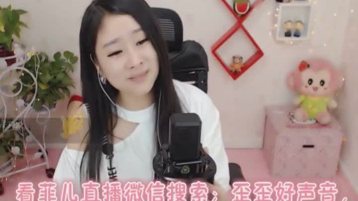 能把田震《朋友干杯》这一首歌翻唱成这样的神曲,也是厉害