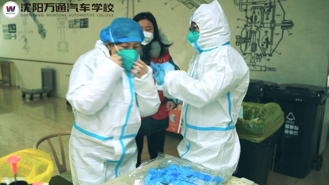 致敬最美逆行者