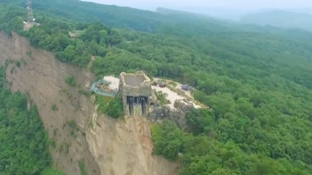 中国第一险道:离地500米,窄处仅15厘米,走上面不腿软,算你赢