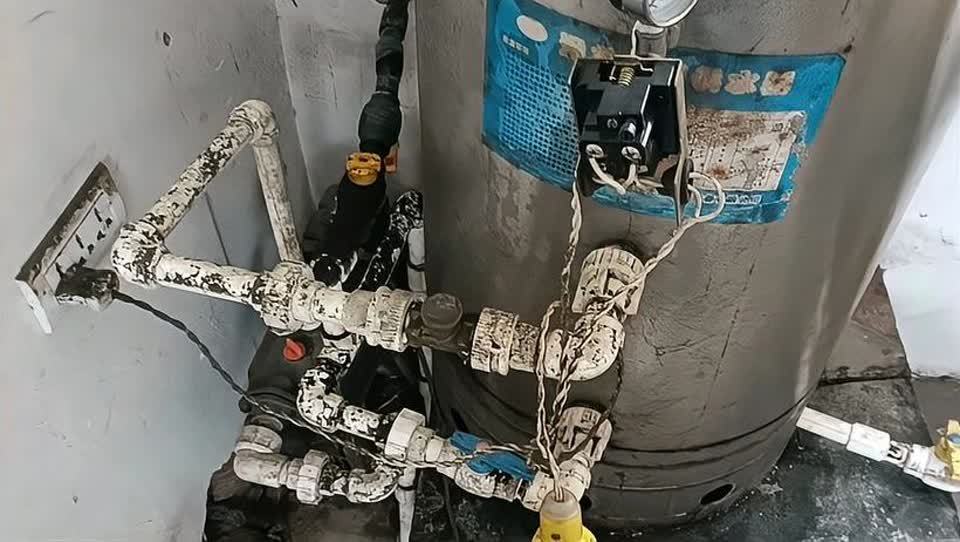 无塔供水压力罐一直打水不停,需要检查这里