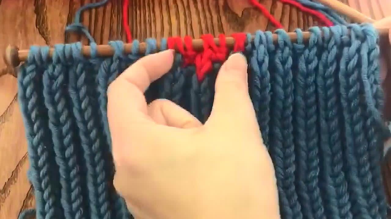 针织:红心围巾教程8:注意换线后的织法!