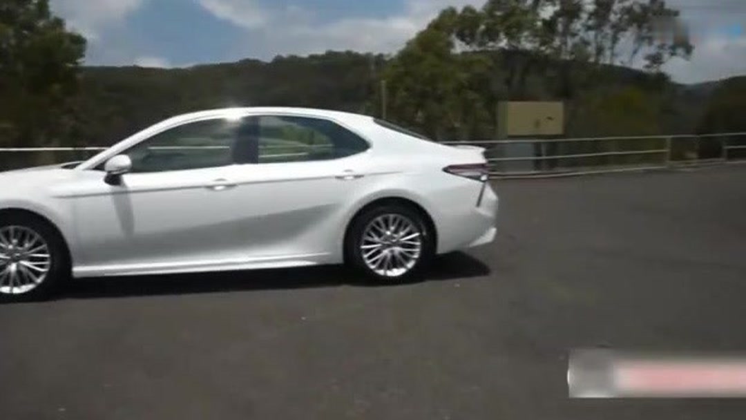 2018款高配凯美瑞, 测试0-100加速那一刻, 看下仪表盘用了几秒